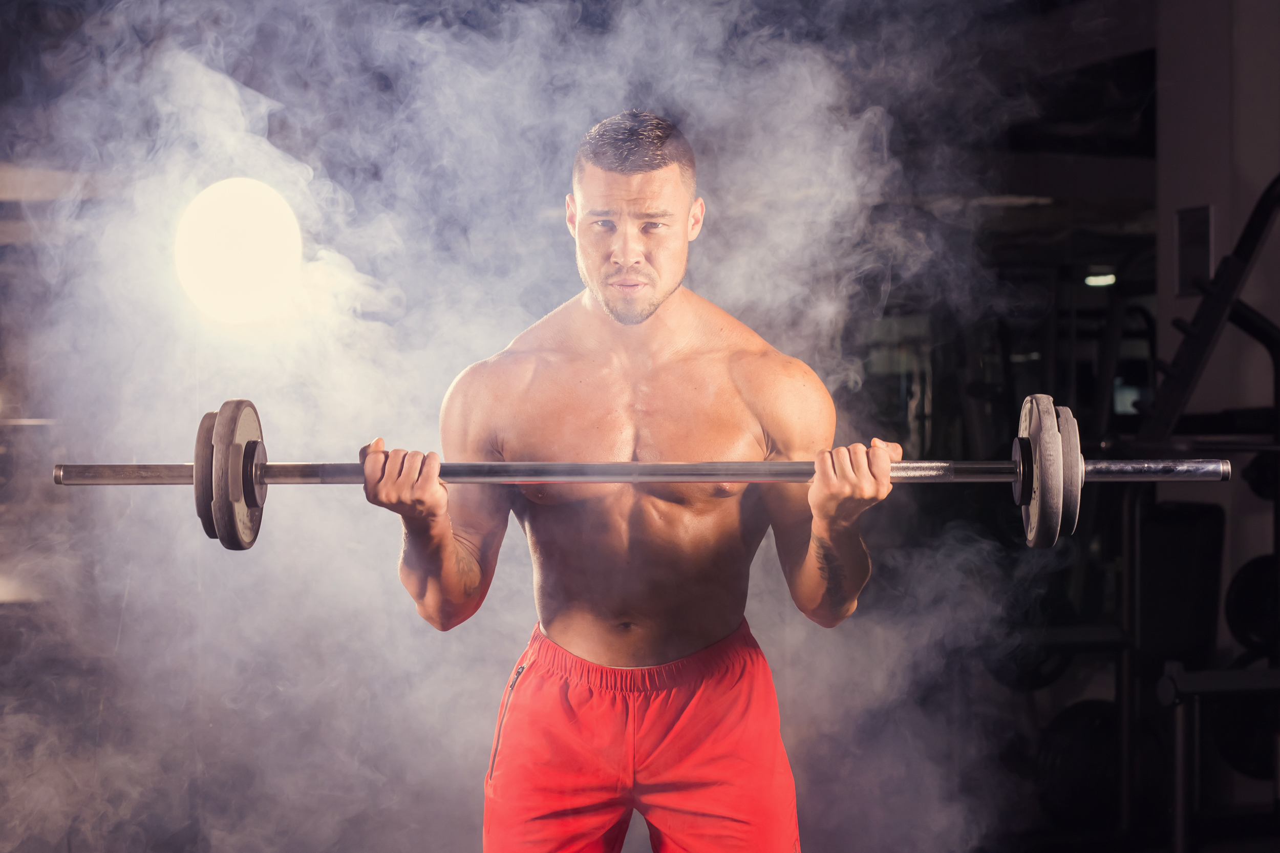 Why do girls like broad shoulders? - SixPackAbs.eu